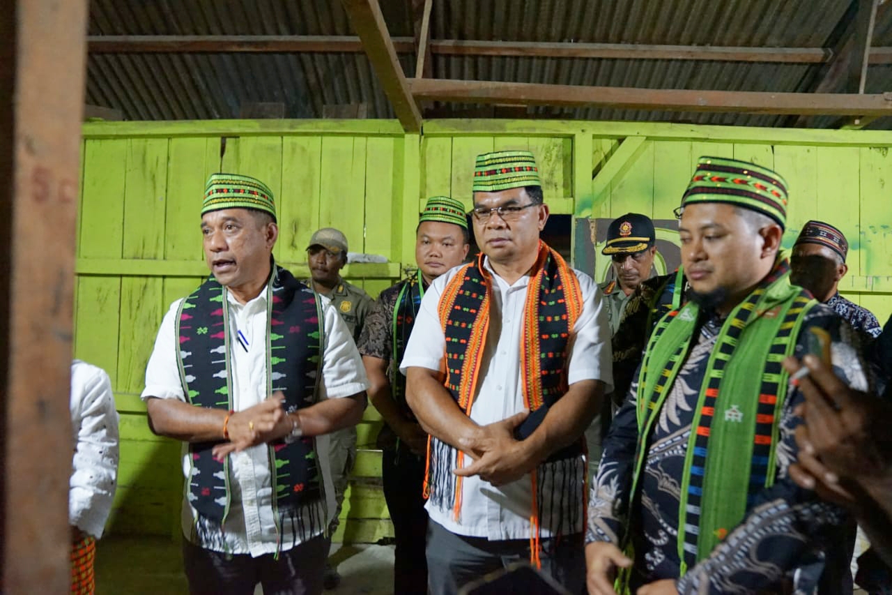 Bupati Hery Resmikan Jaringan Listrik 5 Desa di kecamatan Cibal Barat ... Bupati Hery Resmikan Jaringan Listrik 5 Desa di kecamatan Cibal Barat ...