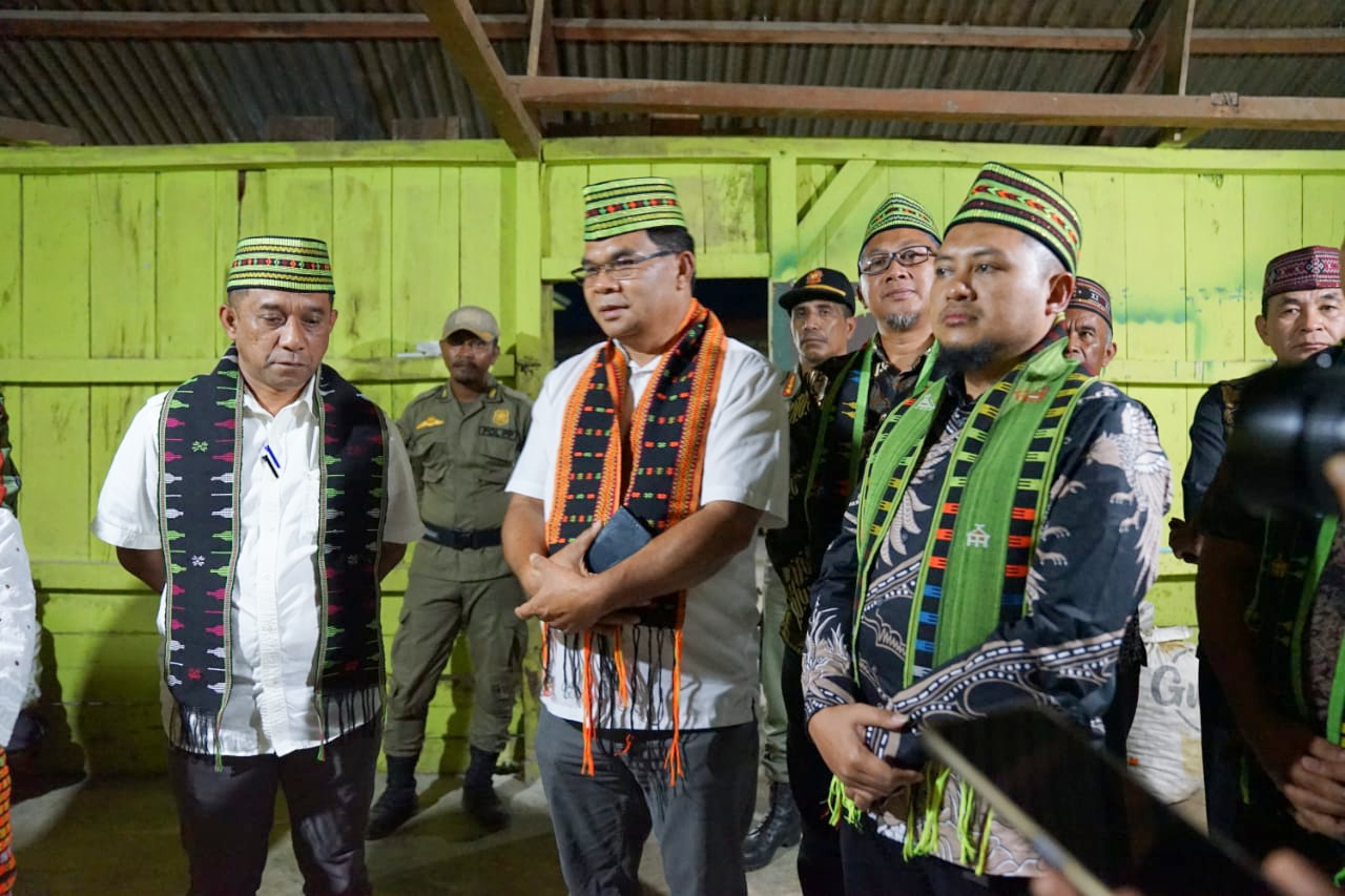 Bupati Hery Resmikan Jaringan Listrik 5 Desa di kecamatan Cibal Barat ... Bupati Hery Resmikan Jaringan Listrik 5 Desa di kecamatan Cibal Barat ...